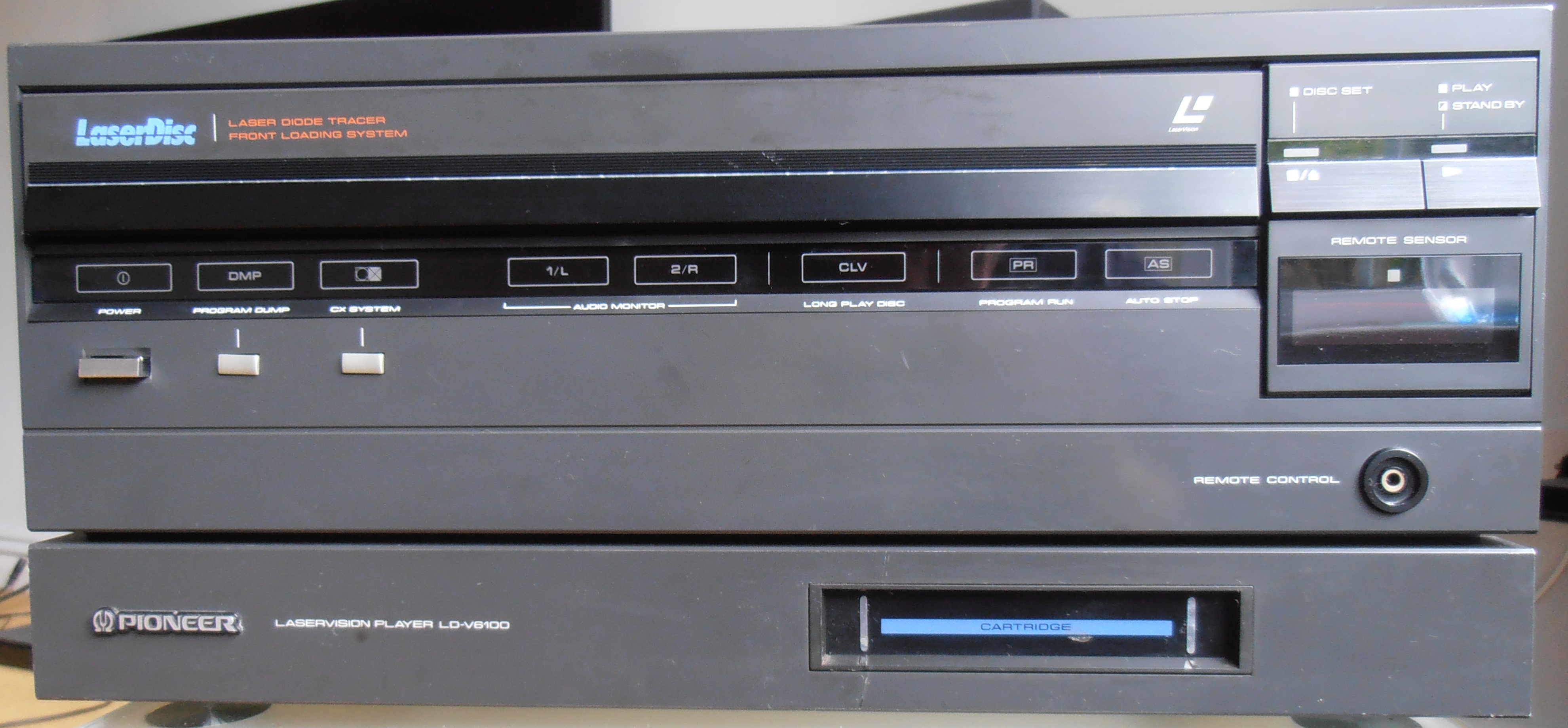 LaserDisc player with MSX cartridge slot? (Pioneer LD-V6100) | MSX Resource Center (Page 1/2)